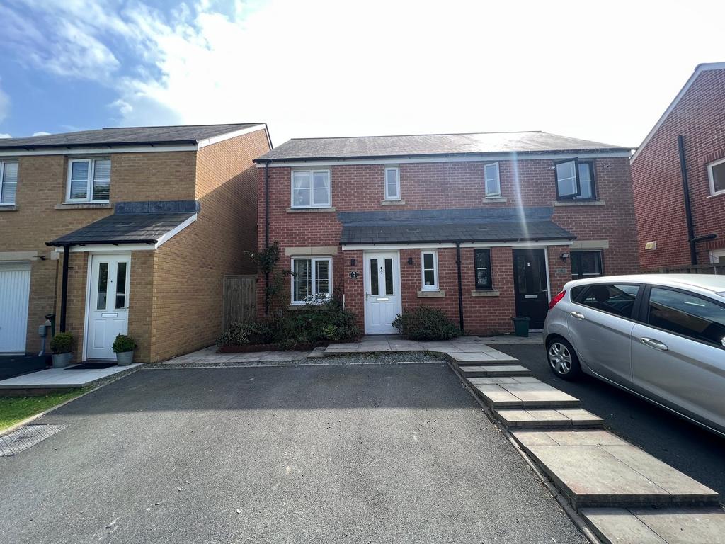 Cae Tyddyn, Narberth, SA67 3 bed semi-detached house for sale - £235,000