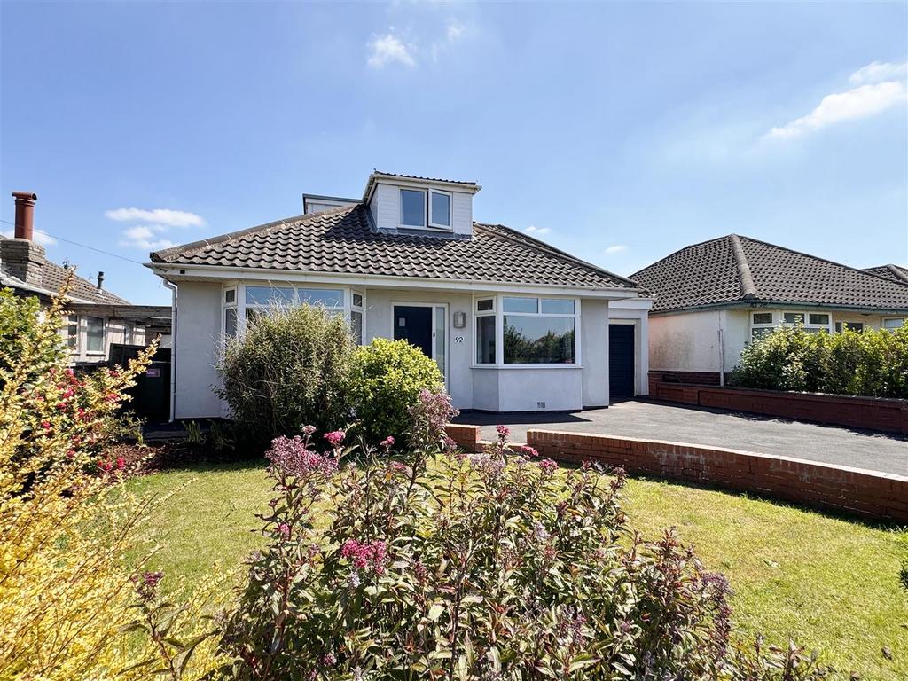 Leach Lane, Lytham St Annes 4 bed detached bungalow for sale - £349,950