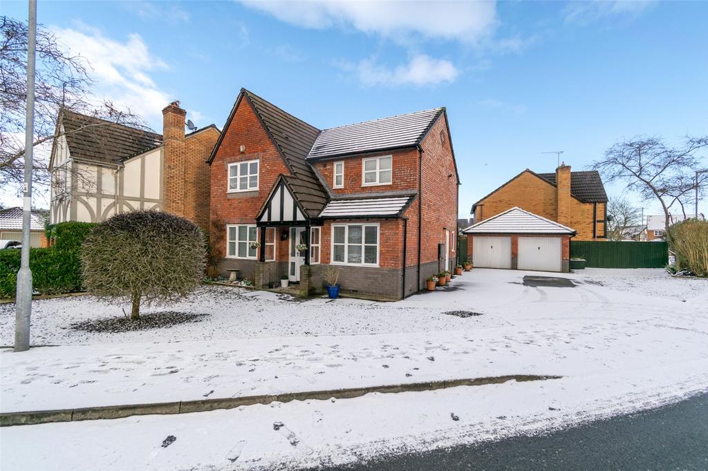 Dexter Way, Middlewich 4 bed detached house - £380,000