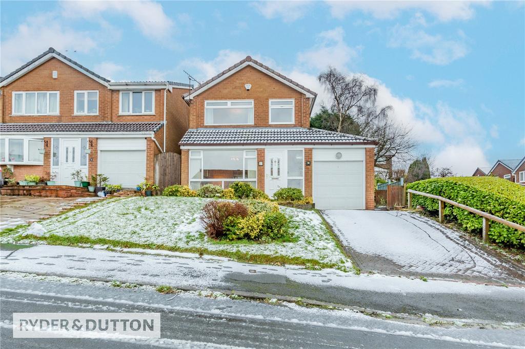 Fold Crescent, Carrbrook... 3 bed detached house - £300,000