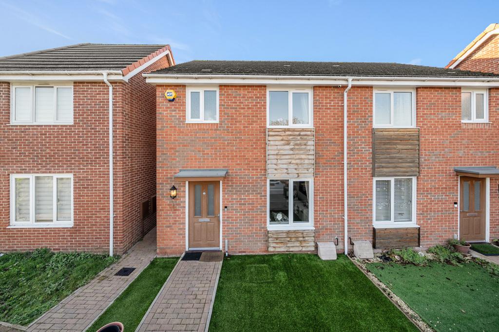 Fourier Grove, Dartford, Kent 3 bed semi-detached house for sale - £450,000