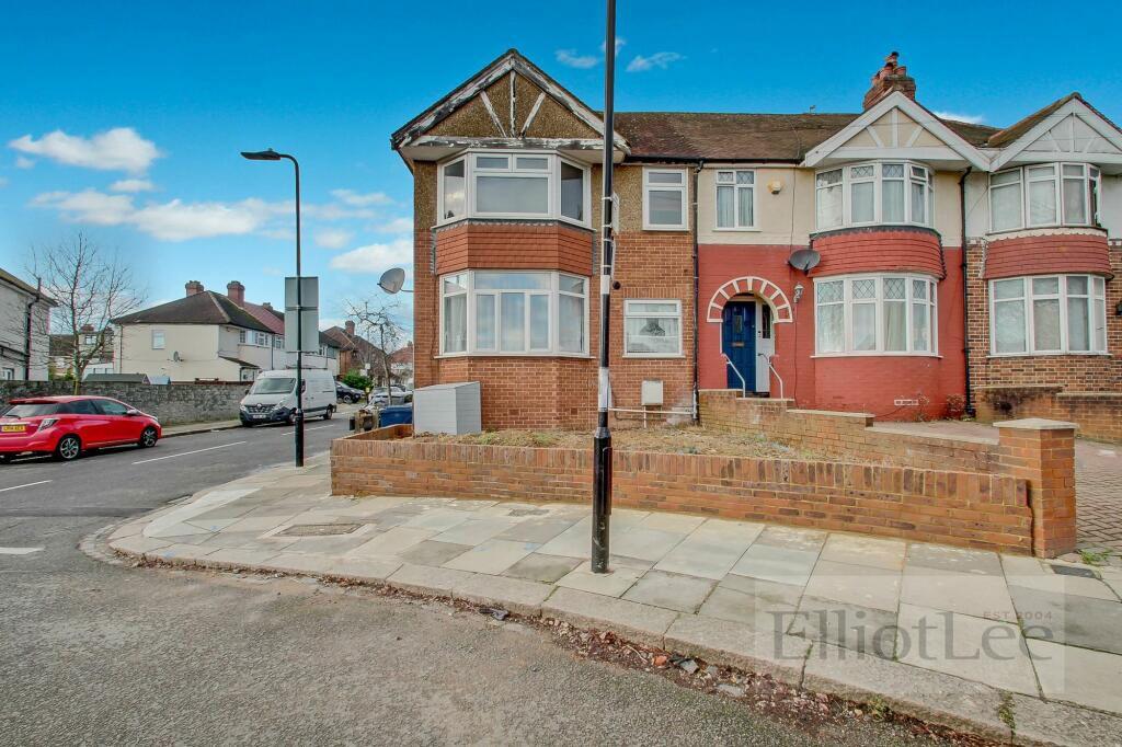 The Fairway, ., Northolt, UB5 4SW 2 bed ground floor flat - £280,000