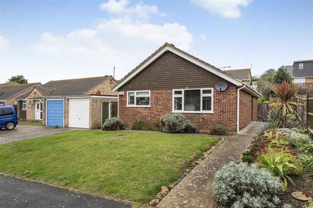 Princess Drive, Seaford 2 bed detached bungalow for sale - £355,000