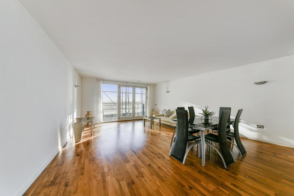 New Providence Wharf, London, E14 2 bed apartment - £650,000