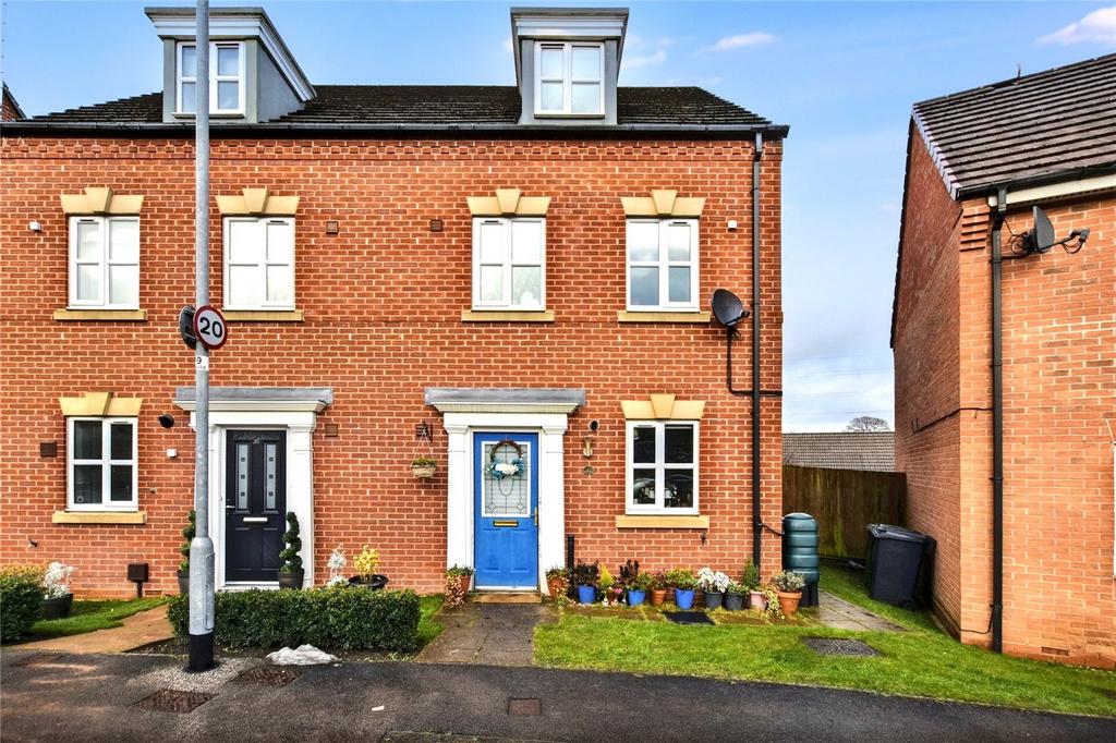 Meadow Side Road, East Ardsley... 3 bed townhouse - £230,000