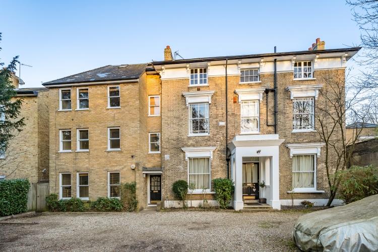 Inner Park Road London SW19 2 bed apartment - £1,850 pcm (£427 pw)