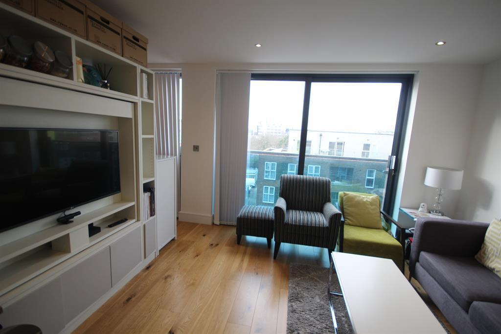 Trident House, Station Road, UB3 4FP Studio - £1,300 pcm (£300 pw)