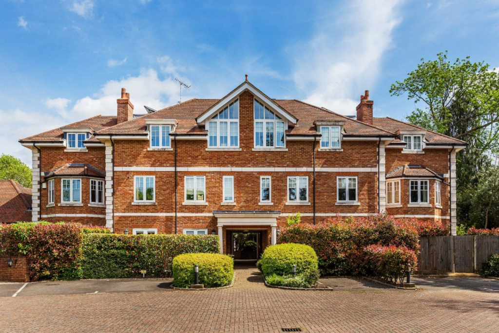Edenbrook Place, Lingfield RH7 4 bed end of terrace house for sale - £650,000