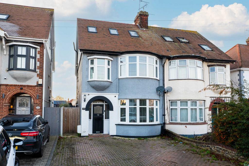 Southbourne Grove, Westcliff-on-sea, SS0 4 bed semi-detached house for ...