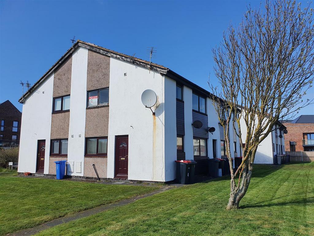 Croft Court, FLEETWOOD FY7 Studio - £430 pcm (£99 pw)