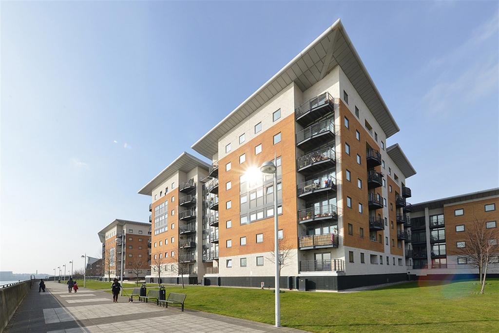 Fishguard Way, E16 2 bed apartment - £2,100 pcm (£485 pw)