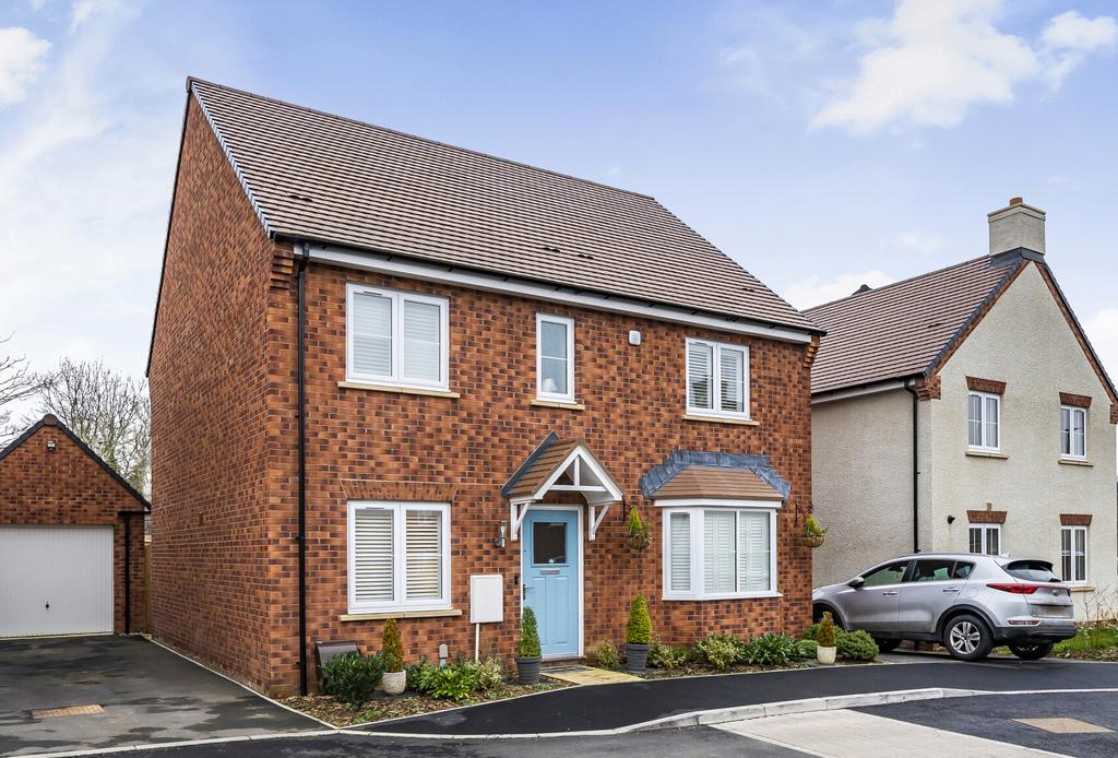 Finching Close, Gloucester GL3 4 bed detached house for sale - £475,000