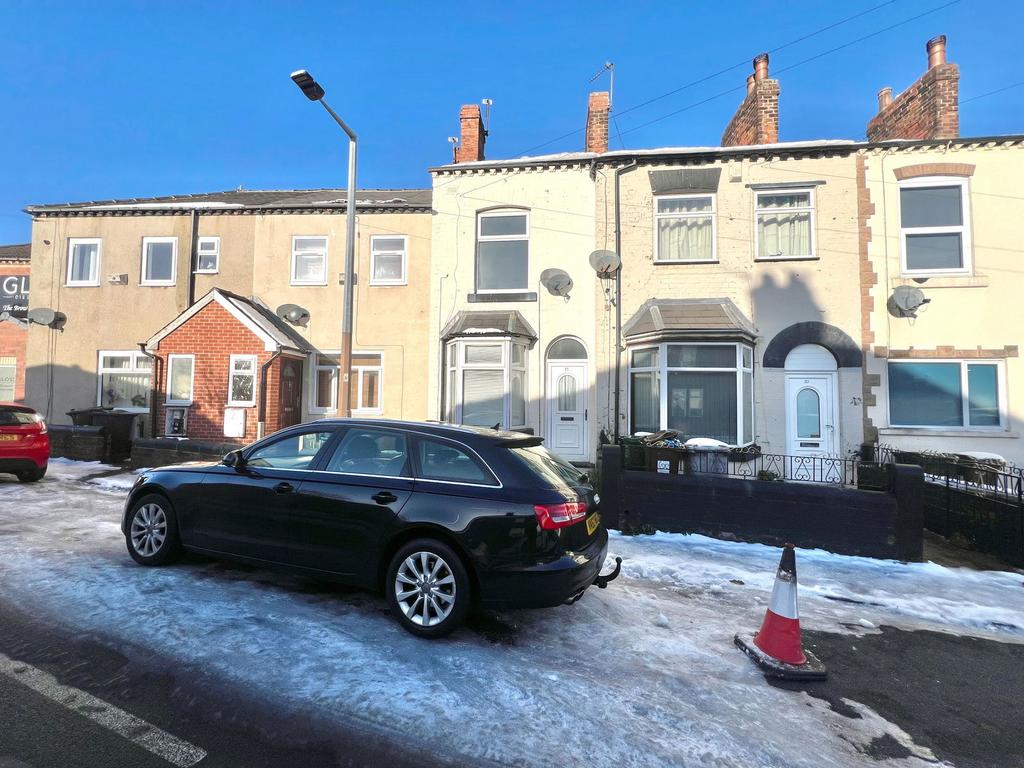 Shaw Lane, Barnsley, S70 6EH 2 bed terraced house - £79,950