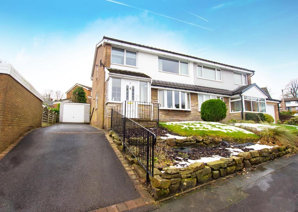 Aysgarth Drive, Darwen 3 bed semi-detached house - £200,000
