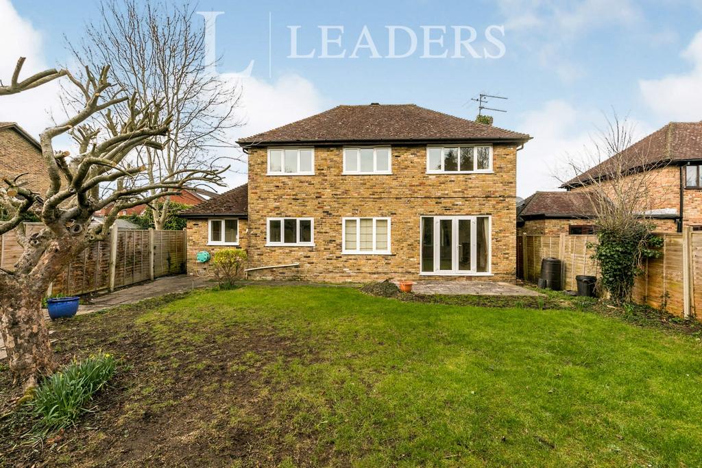 Merrow Park, Guildford 4 bed detached house - £2,400 pcm (£554 pw)