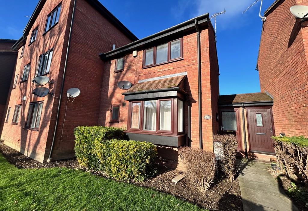 Halifield Drive, Belvedere, Kent 1 bed maisonette - £1,325 pcm (£306 pw)