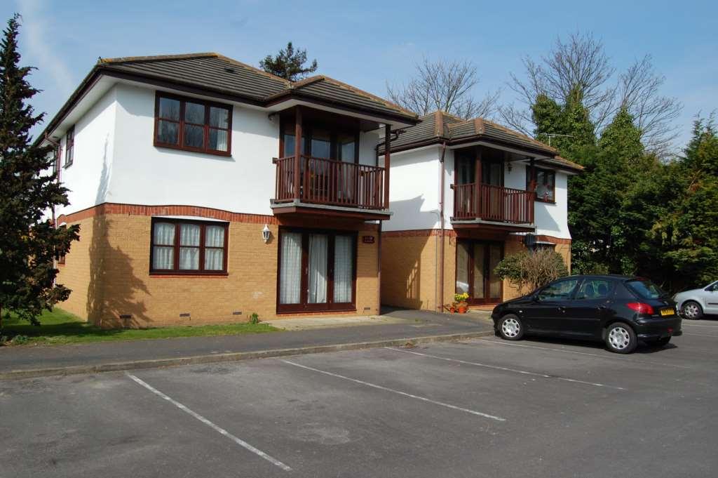 ADDLESTONE 1 bed apartment to rent - £1,200 pcm (£277 pw)