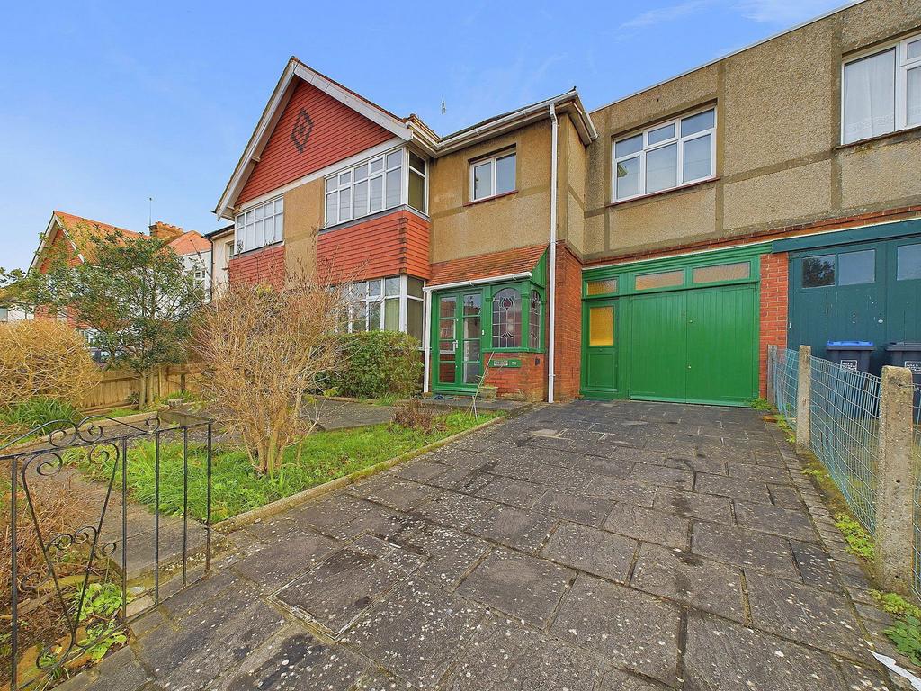 Reigate Road, Worthing, BN11 3 bed terraced house for sale - £500,000