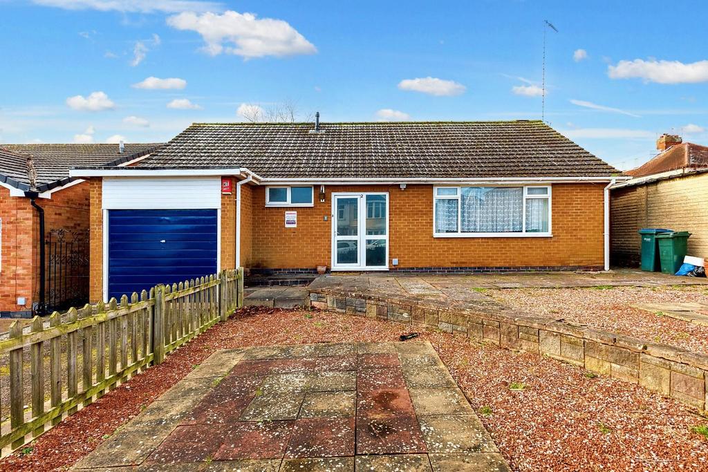 Axholme Road, Coventry CV2 3 bed detached bungalow - £250,000
