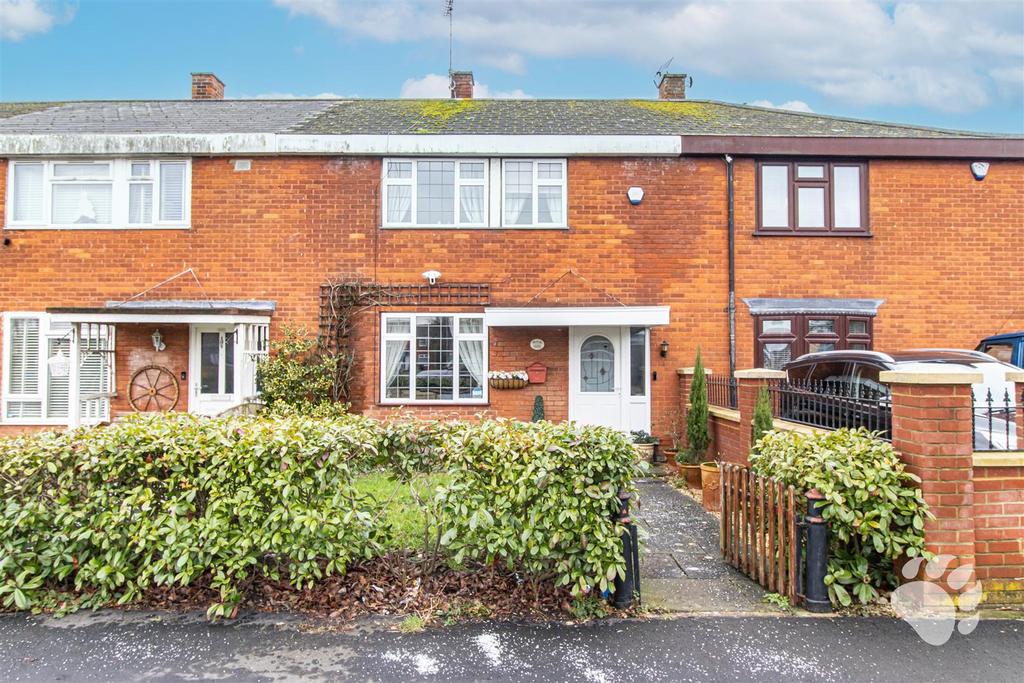 Clay Hill Road, Basildon SS16 3 bed terraced house for sale - £340,000