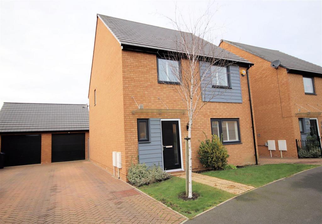 Centurion Way, Houghton Regis, Dunstable 4 bed detached house - £439,995