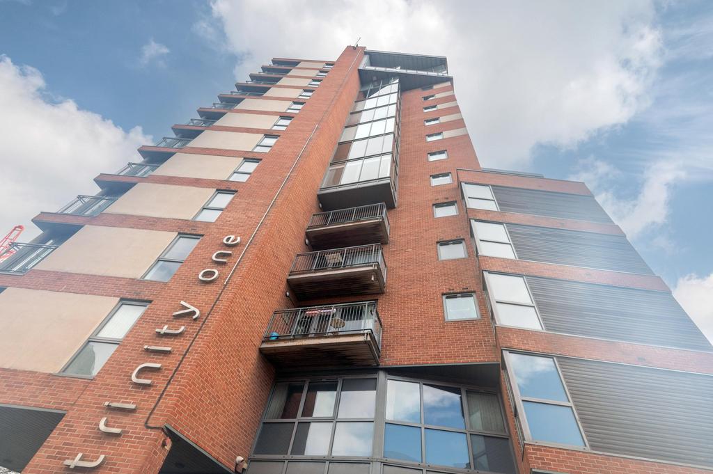 Trinity One, Leeds LS9 2 bed flat - £1,050 pcm (£242 pw)