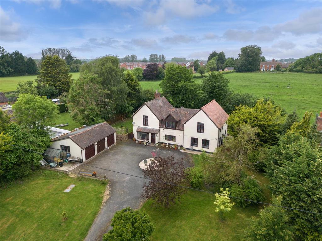 Crudgington Green, Telford TF6 4 bed detached house for sale - £660,000