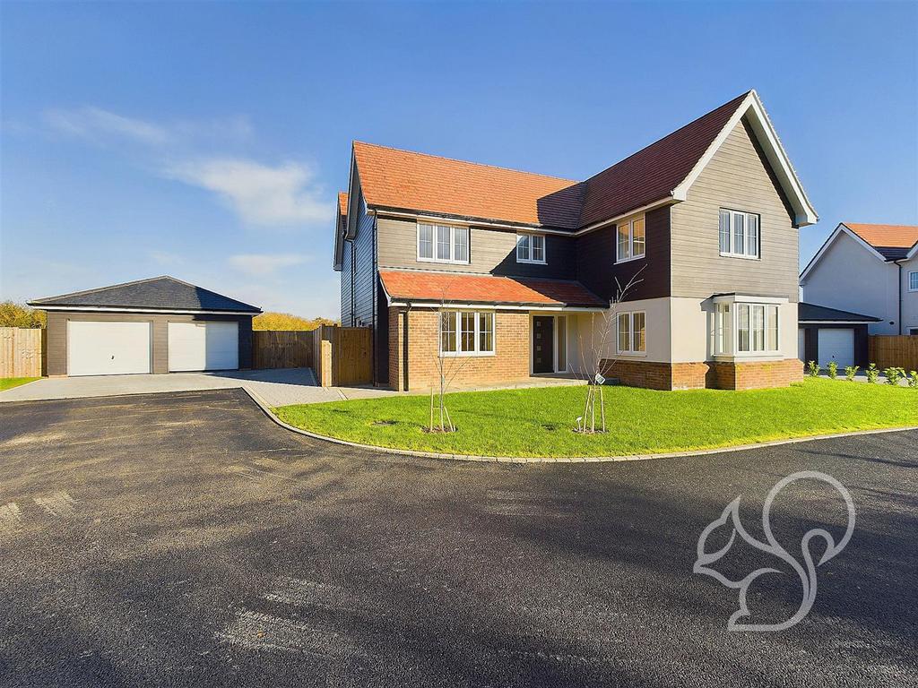 Hunters Grove, Felsted CM6 5 bed detached house - £1,195,000
