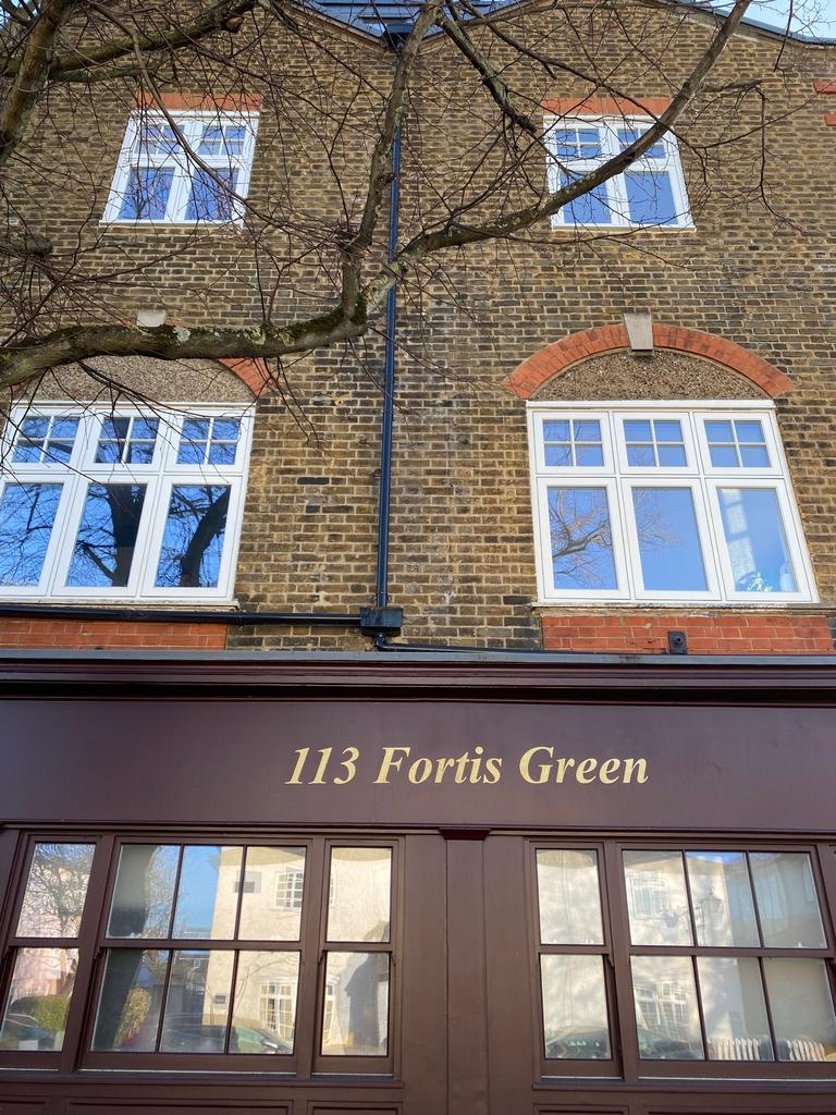 Fortis Green, N2 4 bed flat - £2,300 pcm (£531 pw)