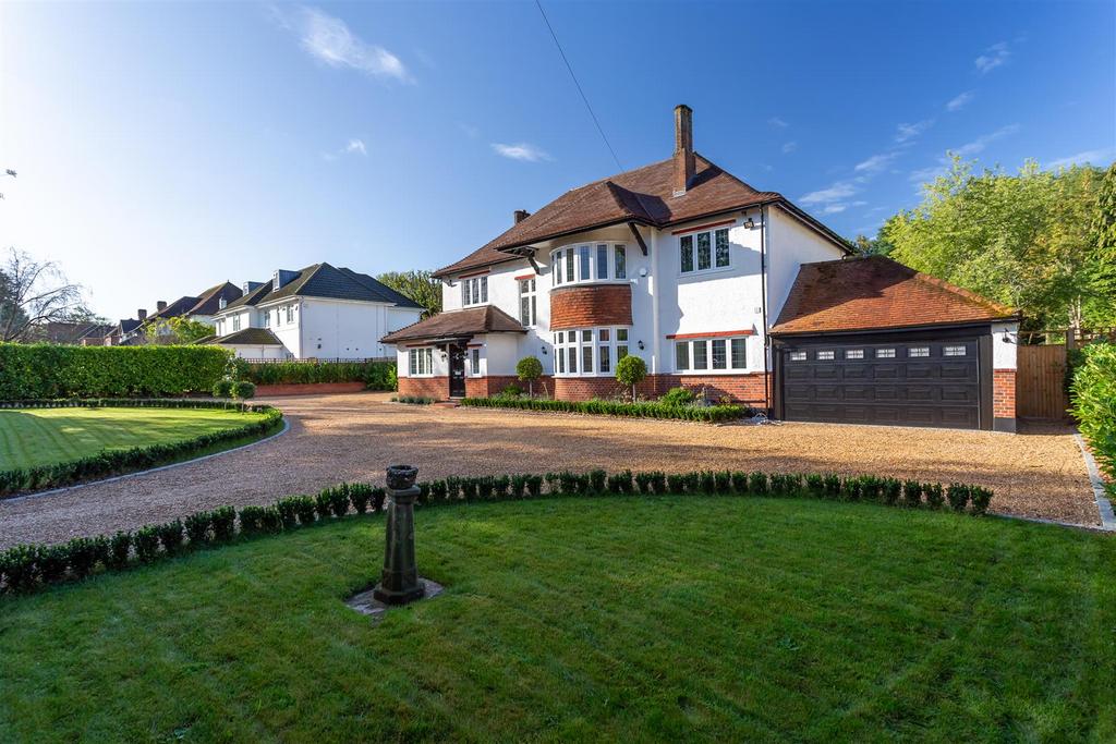 Wilbury Avenue, South Cheam, SM2 5 bed detached house - £2,250,000