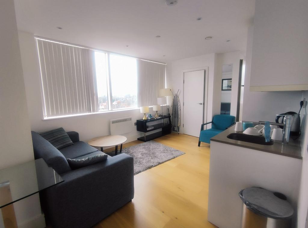 High Street, Slough, SL1 Studio - £1,100 pcm (£254 pw)