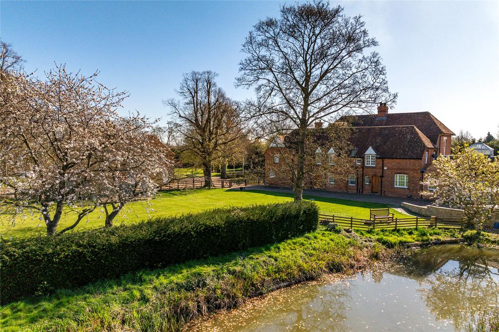 The Green, Marston Moretaine... 7 bed detached house for sale - £1,950,000