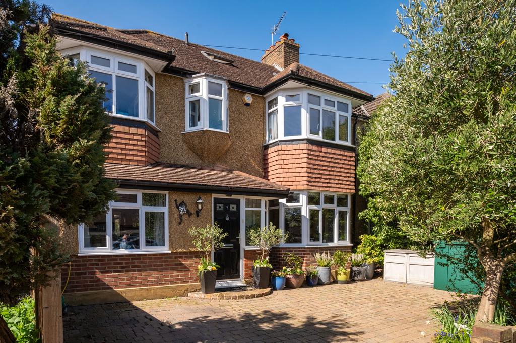 Runnymede Close, Twickenham 5 bed semi-detached house for sale - £950,000