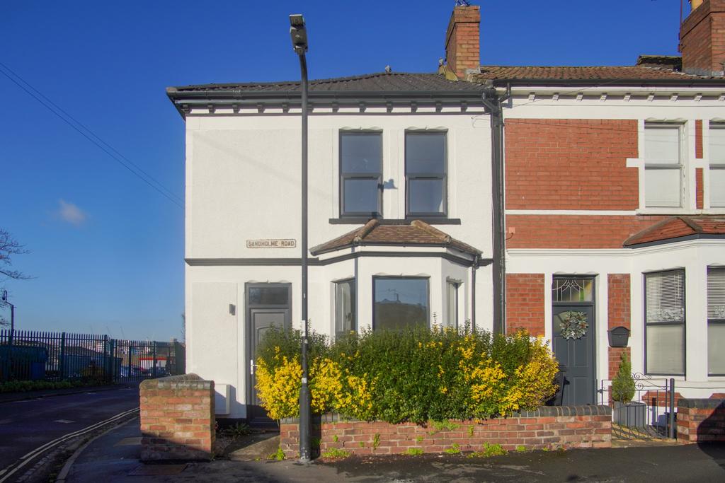 Sandholme Road, Bristol BS4 4 bed house - £2,100 pcm (£485 pw)