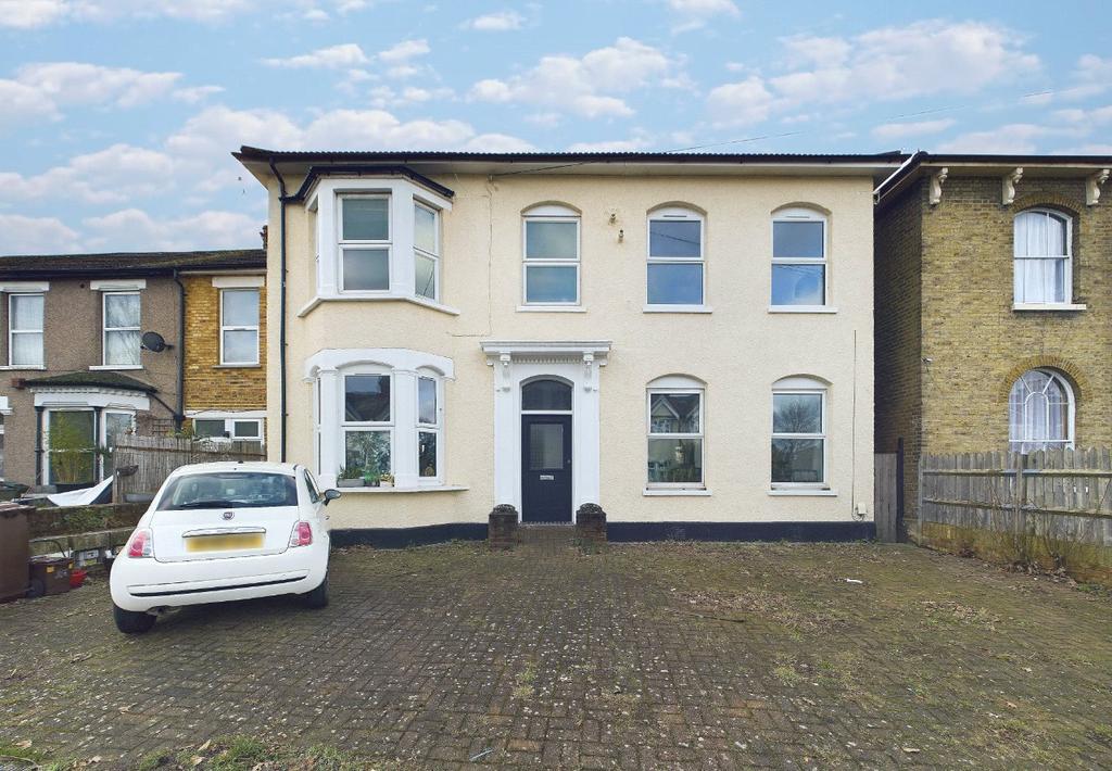 Vicarage Road, Leyton, London E10 1 bed flat - £315,000
