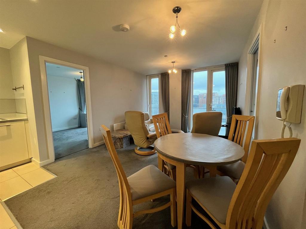 Spectrum, Block 7, Blackfriars Road... 2 bed apartment - £1,400 pcm (£ ...