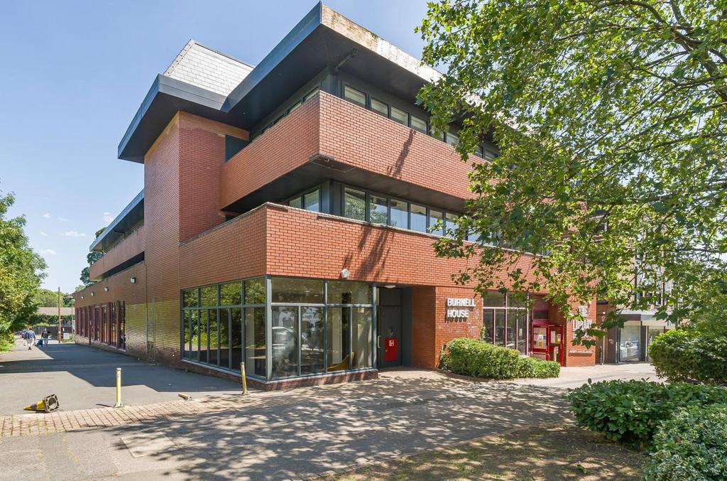 Stanmore Hill, Stanmore HA7 1 bed flat - £1,350 pcm (£312 pw)