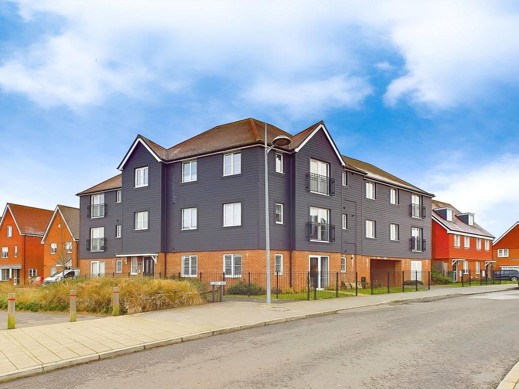 Illett Way, Horsham RH12 2 bed flat for sale - £280,000