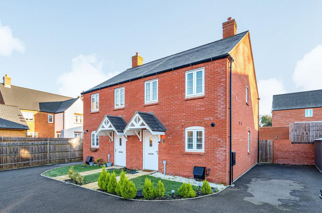 Poachers End, Silverstone, Towcester 2 bed semi-detached house for sale ...