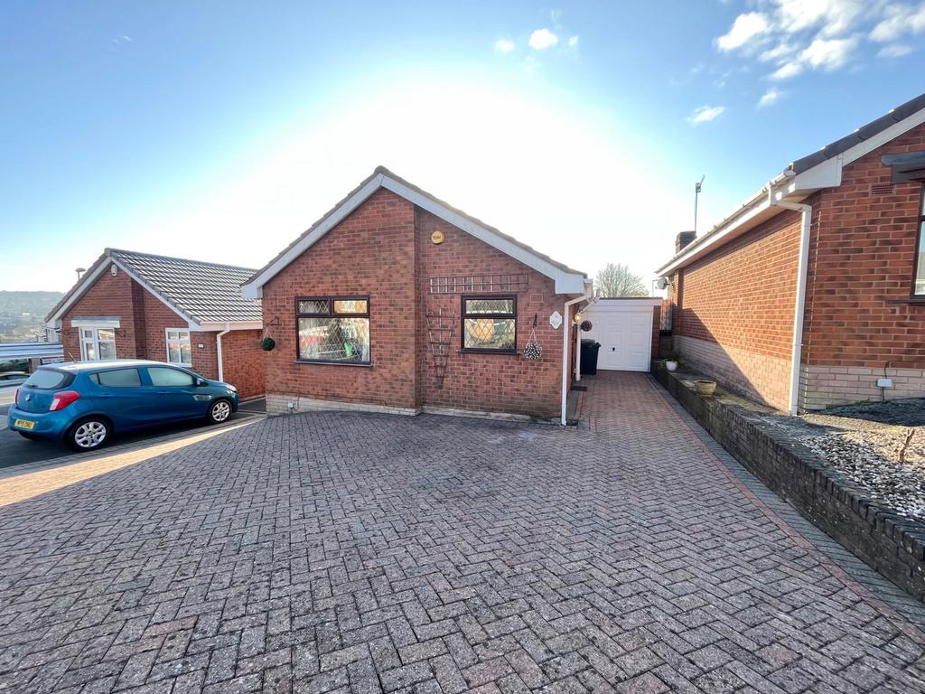 Waterfall Road, Brierley Hill DY5 2 bed detached bungalow for sale - £ ...