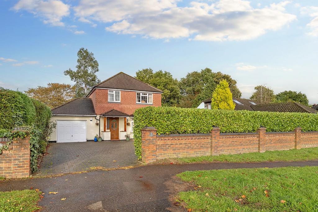 Weatherhill Road, Smallfield, Horley... 4 bed detached house for sale ...