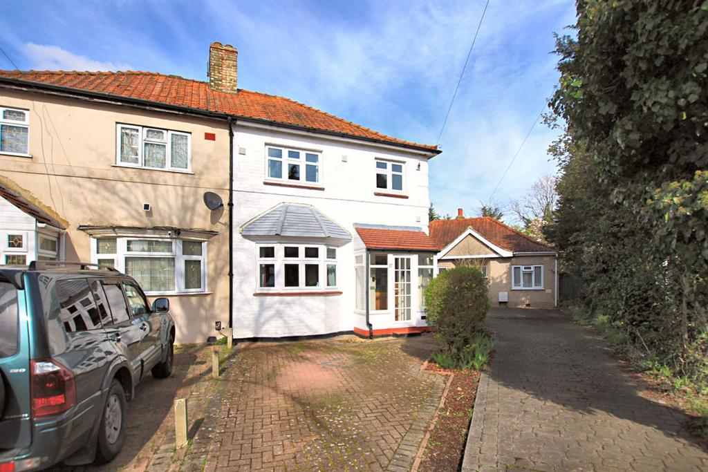 Lime Tree Road, Heston TW5 3 bed semi-detached house - £2,200 pcm (£508 pw)