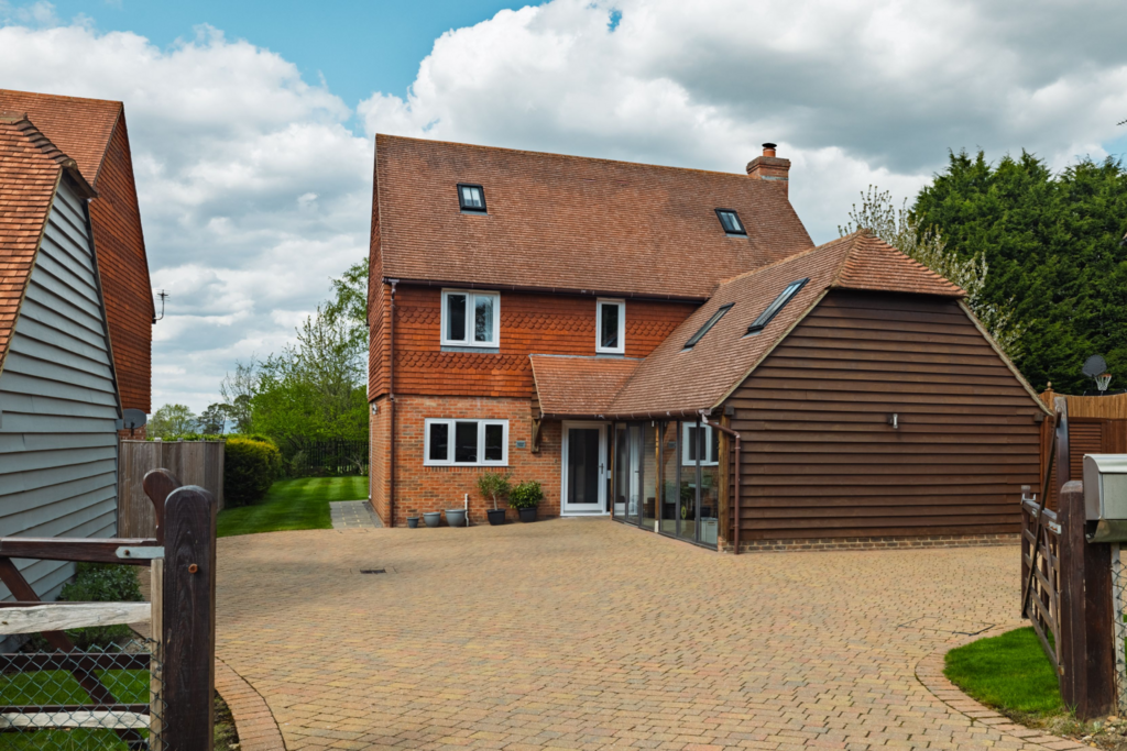 Wilderwick Road, East Grinstead RH19 5 bed detached house - £975,000