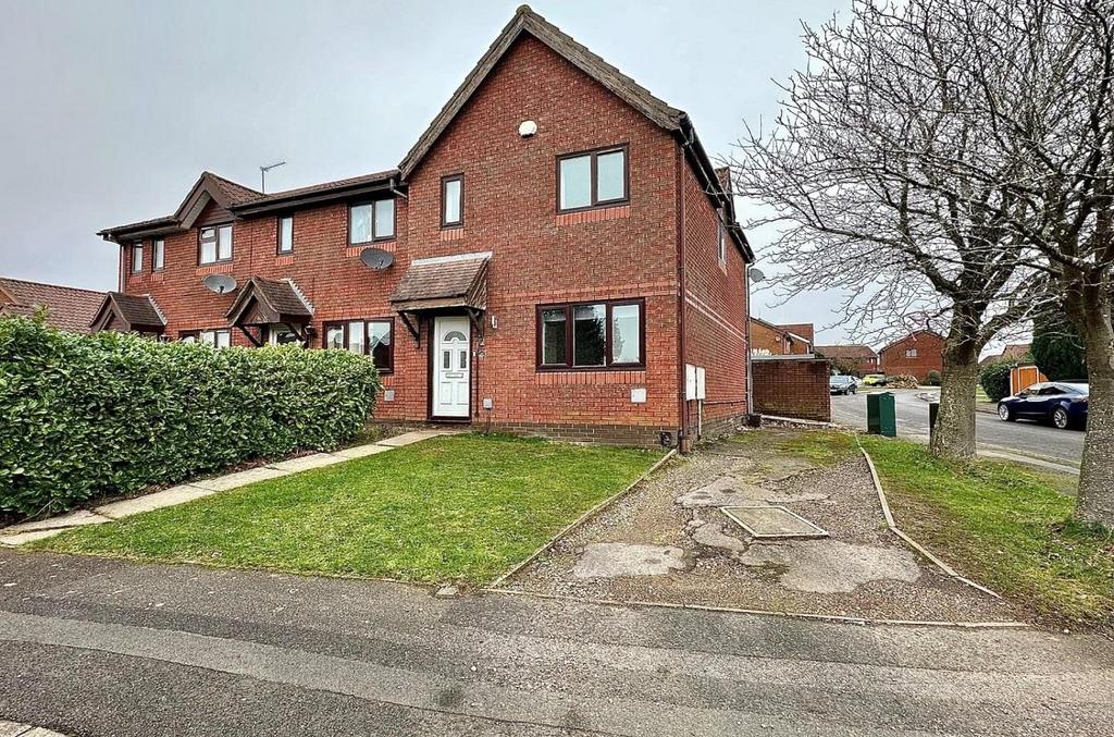 Claregate, East Hunsbury, Northampton... 3 bed end of terrace house for ...
