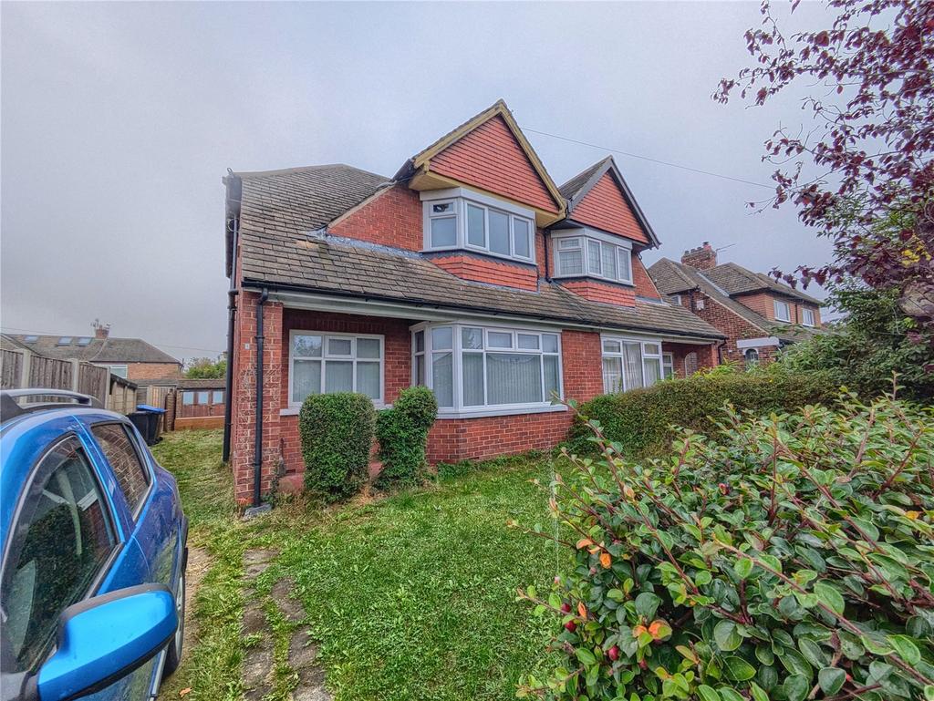 Edinburgh Avenue, Middlesbrough 2 bed semi-detached house to rent - £ ...