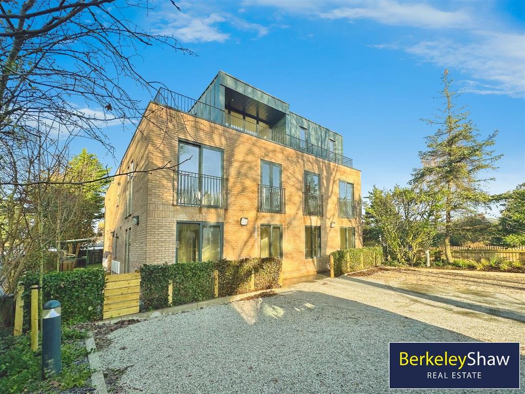Chestnut View, Brows Lane, Formby... 1 bed apartment - £850 pcm (£196 pw)