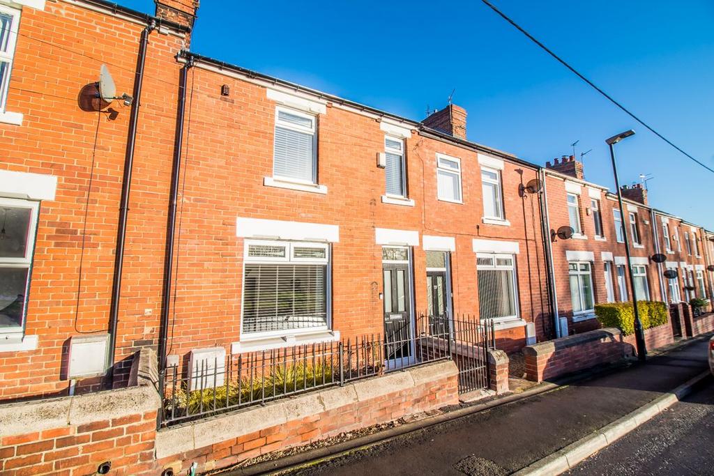 Worm Hill Terrace, Fatfield... 3 bed terraced house - £150,000
