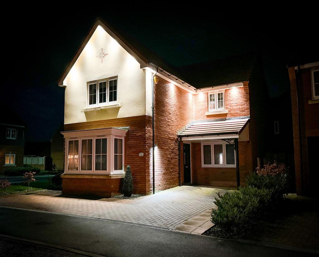 Clover Way, Blyth NE24 3 bed detached house - £254,950