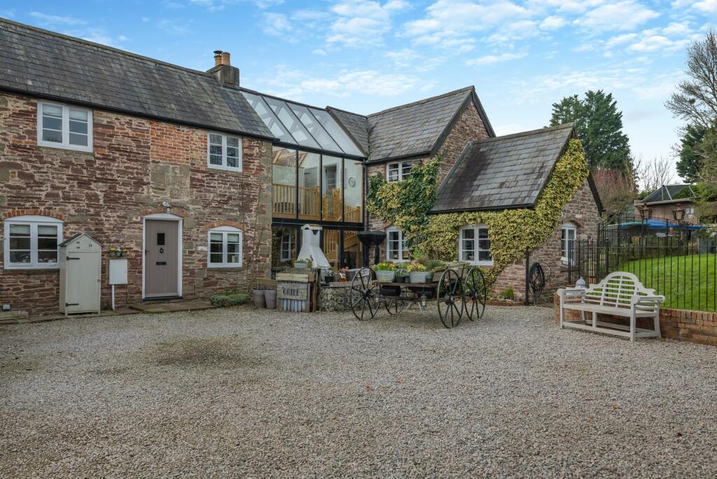 Bullo Pill, Newnham, GL14 5 bed detached house - £730,000