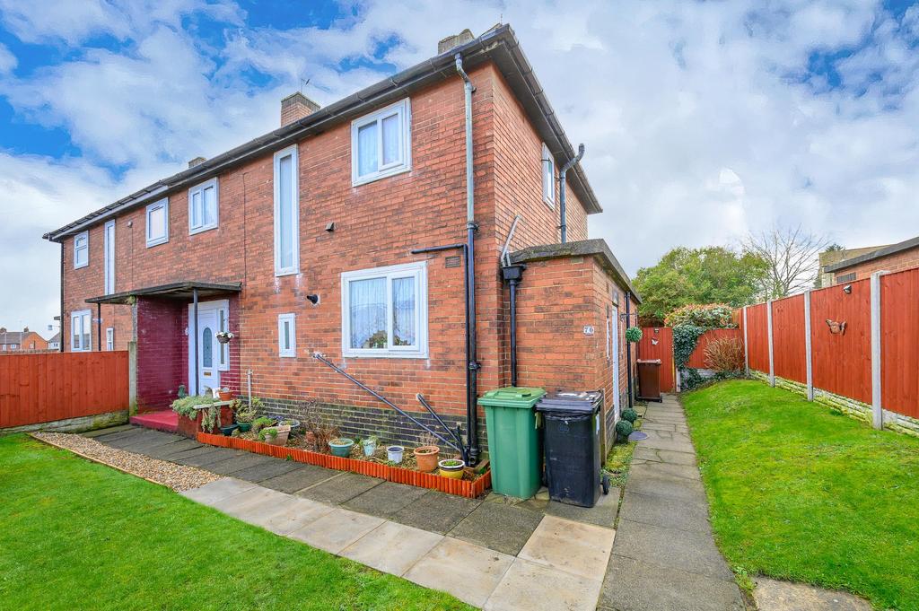 Denshaw Drive, Morley, LS27 3 bed semi-detached house - £225,000